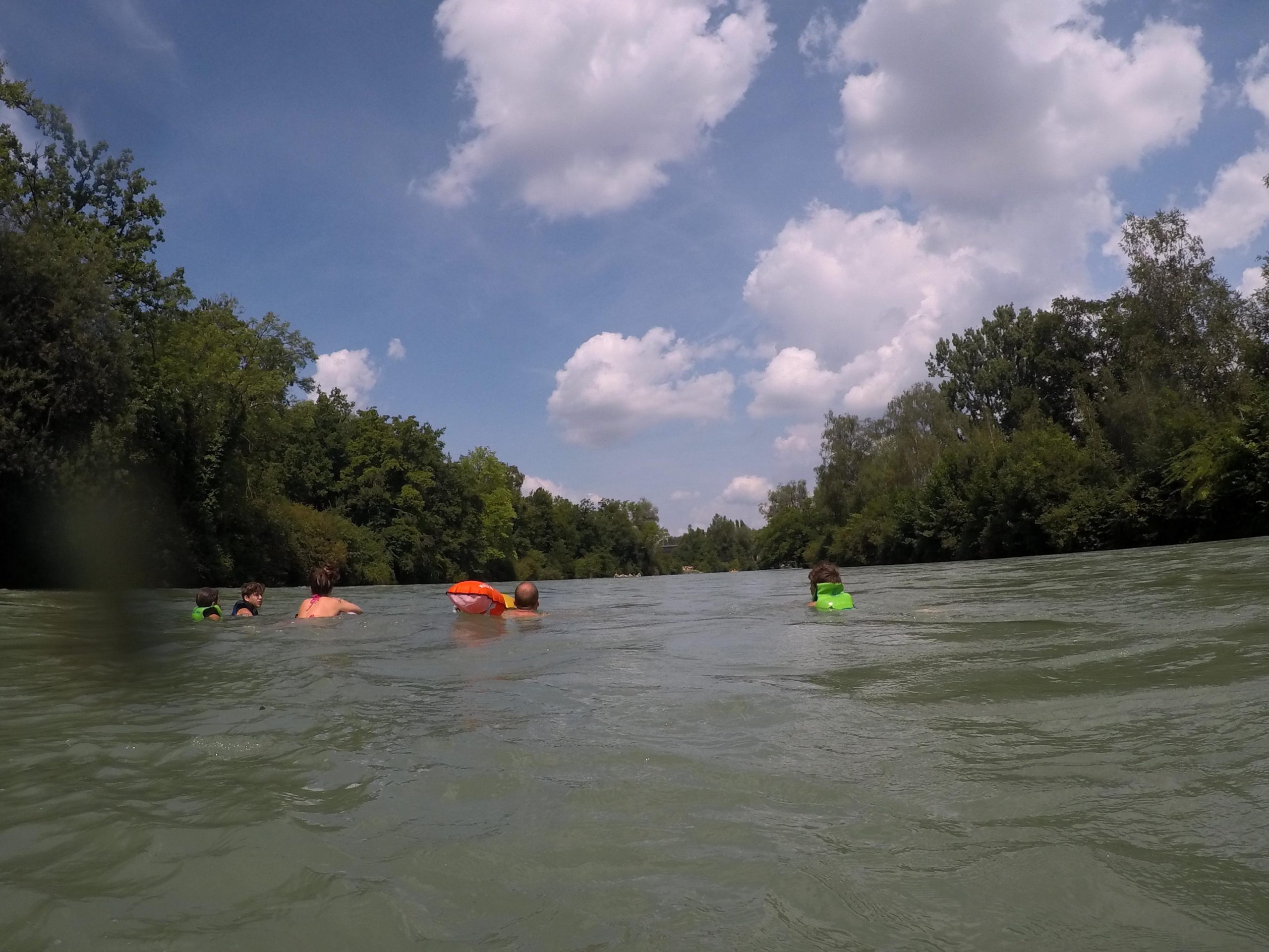 Une Journée Inoubliable en Famille : Descente de l'Aar à Berne depuis ...